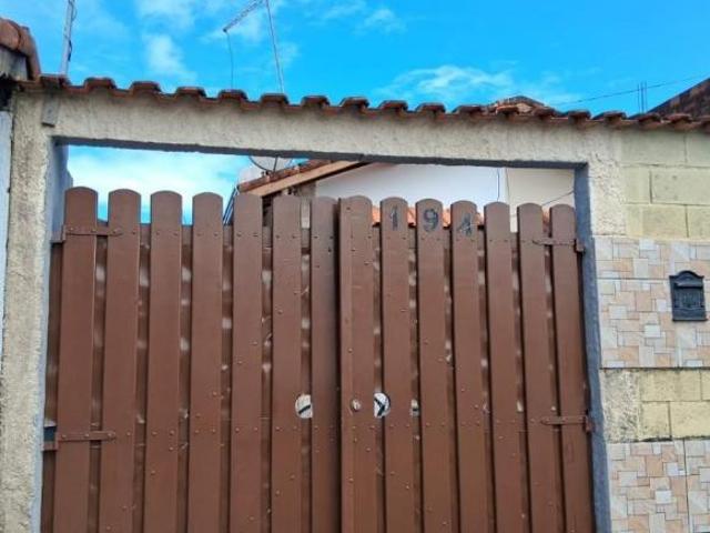 Imperdível oportunidade de casa à venda em Itanhaém SP, Nova Itanhaém: 2 quartos, 1 sala, 2 banheiro