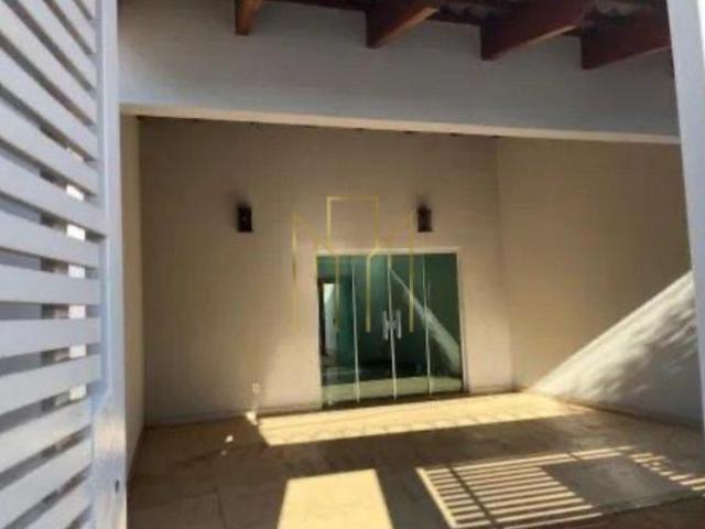Imperdível oportunidade de casa à venda em Uberlândia MG, bairro Santa Luzia! 3 quartos, 1 suíte, 1