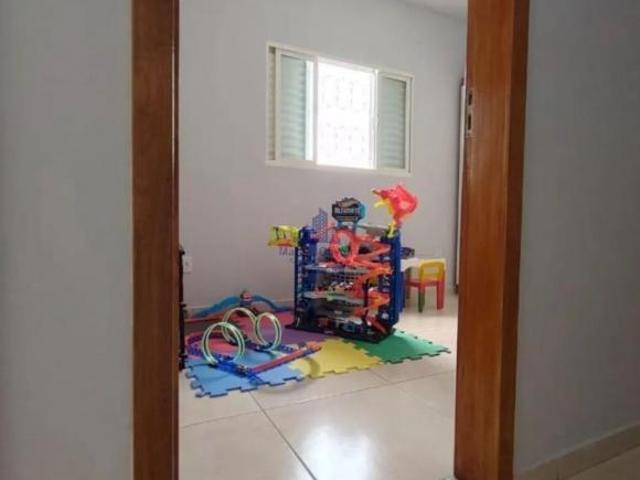 Imperdível oportunidade de investimento: Casa à venda em Taubaté SP, bairro Quiririm, com 2 quartos