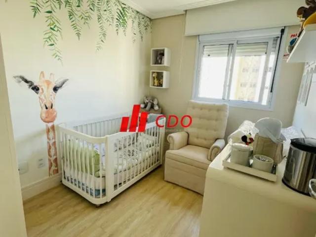 Imperdível oportunidade de investimento: Apartamento de 2 dormitórios sendo 1 suíte, 2 salas com saca