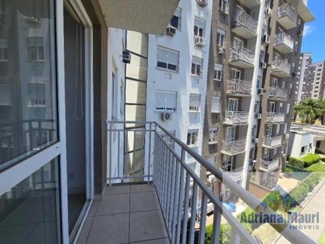 Imperdível oportunidade em Porto Alegre: Apartamento de 2 quartos no Jardim Sabará, com suíte e vaga