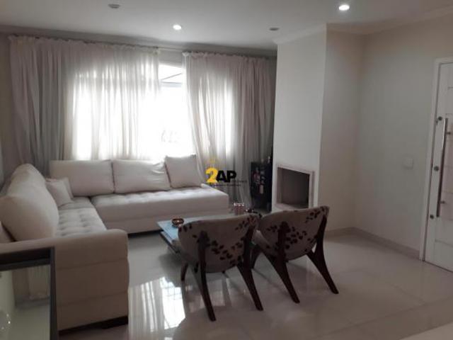Imperdível oportunidade no Jardim das Vertentes: Casa à venda com 260m², 2 vagas!