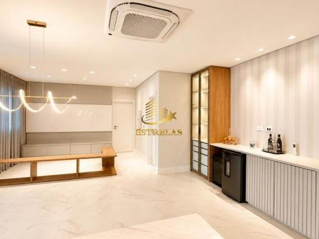 Imperdível: Apartamento à venda em Curitiba PR, Água Verde 2 quartos, 1 suíte, 1 sala, 3 banheiros