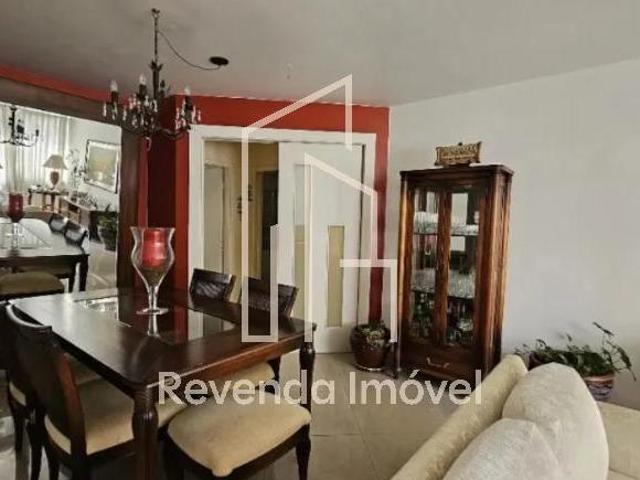 Imperdível: Apartamento à Venda em Moema, 3 Quartos, 1 Suíte, 2 Salas, 3 Banheir