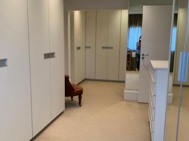 Imperdível apartamento à venda em Moema, São Paulo! 4 quartos, 2 suítes, 4 banheiros, 5 vagas e 364m