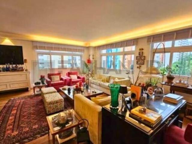 Imperdível Apartamento de Luxo à Venda em Jardim Paulista, São Paulo SP: 3 Quartos, 3 Suítes, 4 Sala