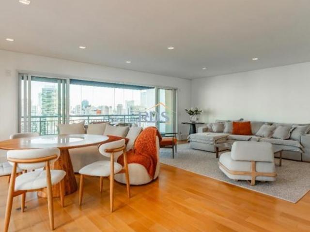 Imperdível Apartamento de Luxo na Vila Olímpia, São Paulo SP: 3 quartos, 3 suítes, 3 salas, 6 banh