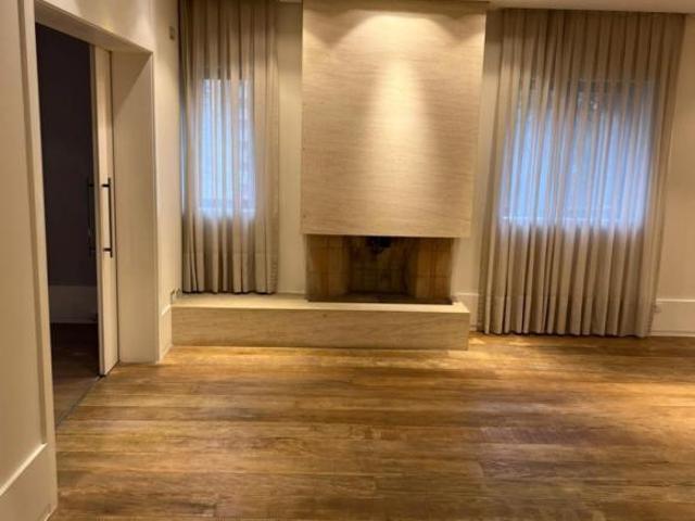 Imperdível Apartamento de 3 Quartos no Itaim Bibi de 220 m²!