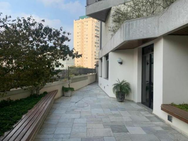 Imperdível! Apartamento de 4 quartos, 3 suítes, 5 banheiros, 3 vagas na Vila Andrade, São Paulo SP