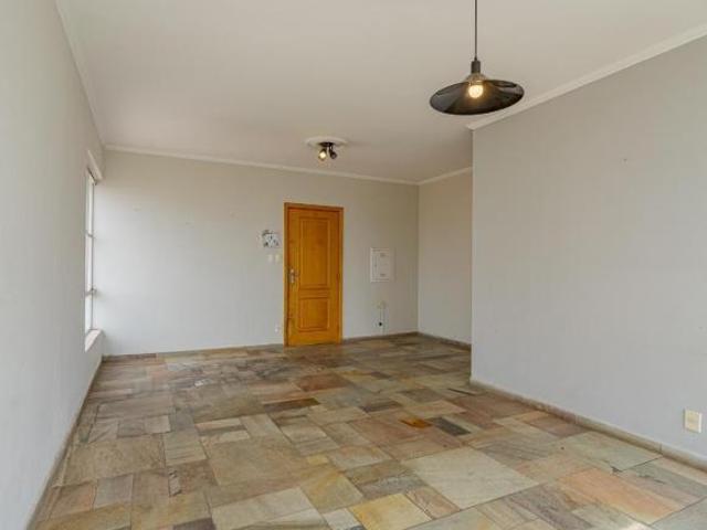 Aconchegante apartamento para venda em Centro com 3 quartos, sendo 1 suíte, 159m²