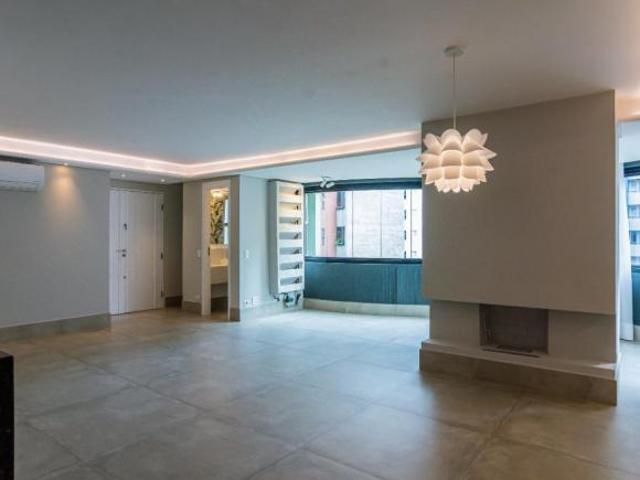 Imperdível apartamento para venda em Morumbi com 3 quartos, sendo 2 suítes, 159m²