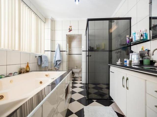 Atraente apartamento para venda em Perdizes com 4 quartos, sendo 3 suítes, 267m² danielebolzonello