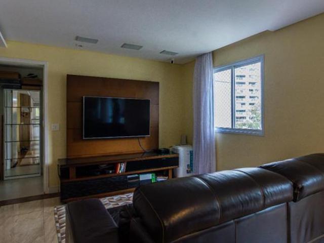 Confortável apartamento para venda em Vila Andrade com 2 quartos, sendo 2 suítes, 84m²