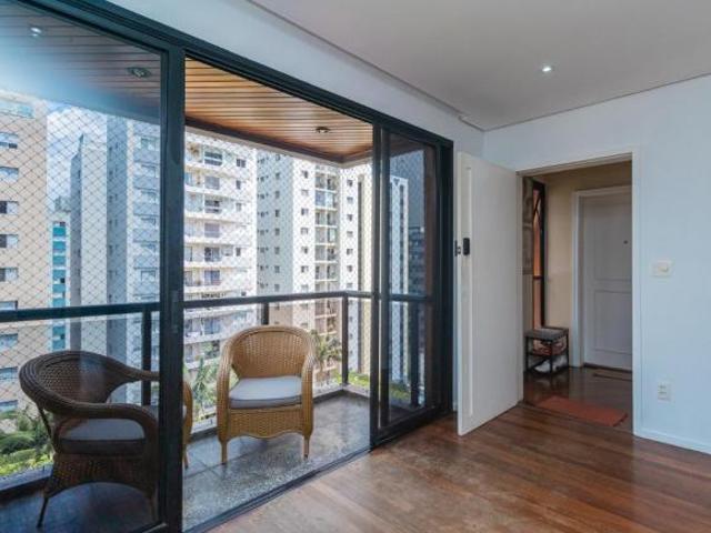 Aconchegante apartamento para venda em Vila Olímpia com 3 quartos, sendo 2 suítes, 115m² milenabor