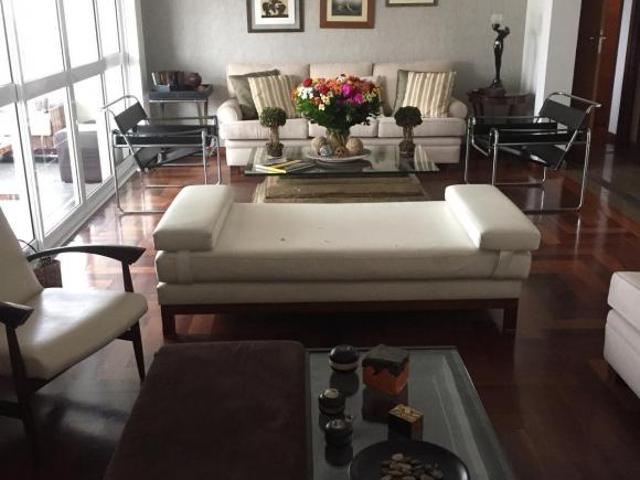Agradável apartamento para venda em Vila Suzana com 4 quartos, sendo 4 suítes, 248m²
