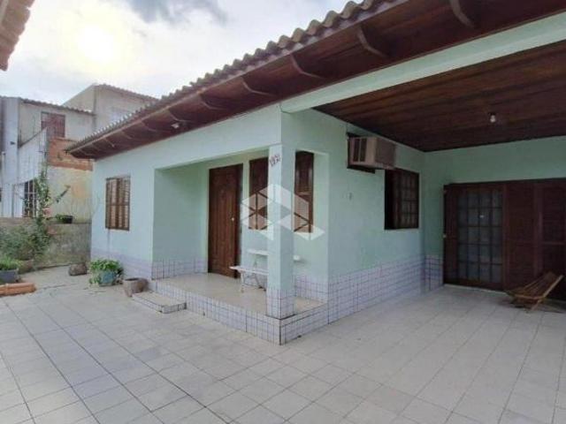 Imperdível Casa 4 dormitórios / 3 vagas / Churrasqueira no bairro Niterói Apto para financiamento