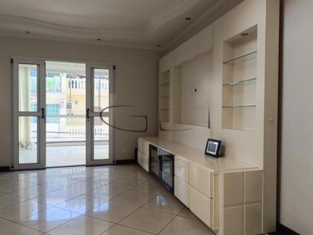 Imperdível: Casa com 3 suítes e 5 vagas na Vila Guilherme, São Paulo SP 280m². Confira!