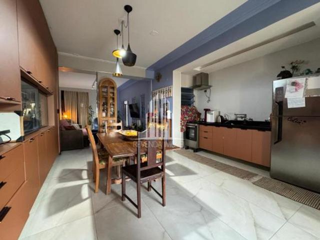 Imperdível: Casa com 4 Suítes na Vila Guarani, São Paulo SP 260 m² 2 Vagas de Garagem!