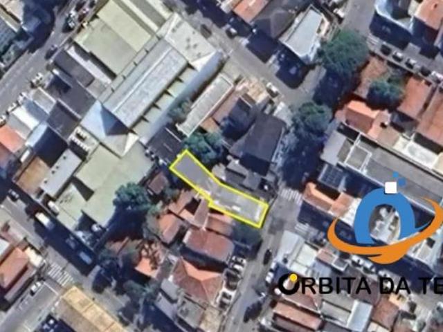 IMPERDÍVEL! Casa comercial na Vila Ema, com 3 casas e uma grande oportunidade de investimento. Local