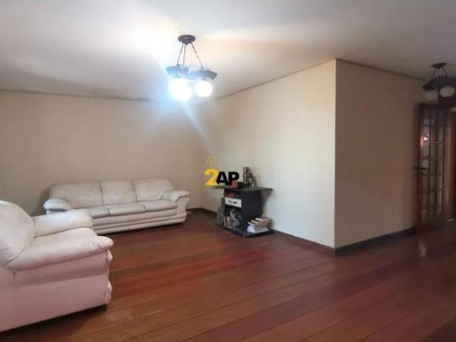 Imperdível: Casa á venda com 250m², 2 Quartos e 2 vagas na Vila Morse