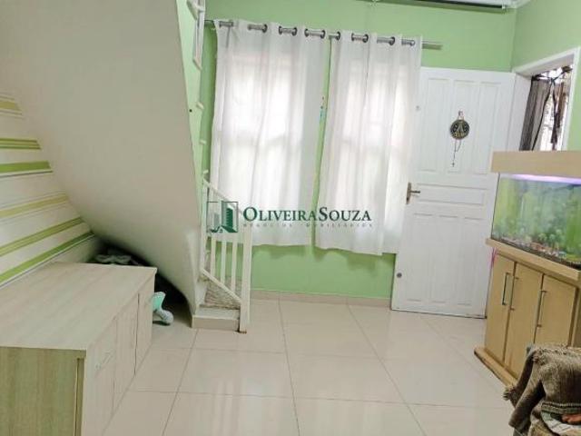 Imperdível! Casa à venda com 2 quartos, 1 sala, 1 banheiro e 1 vaga de garagem
