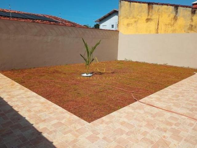 Imperdível casa à venda com 2 quartos, 1 suíte, 1 sala, 2 banheiros, 4 vagas na cidade de Itanhaém S