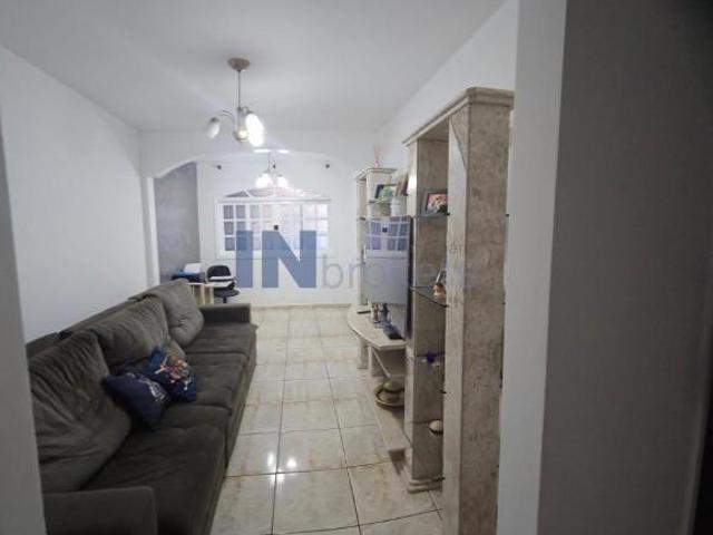 Imperdível: Casa à venda com 4 quartos, suíte, 3 salas e 206m²de construção na cidade de JUNDIAI