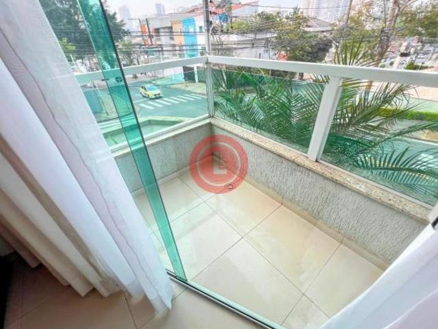 Imperdível Casa à Venda de 212m2 no Bairro Jardim em Santo André SP! Possui 3 Suítes, 2 Salas, 4 Ba