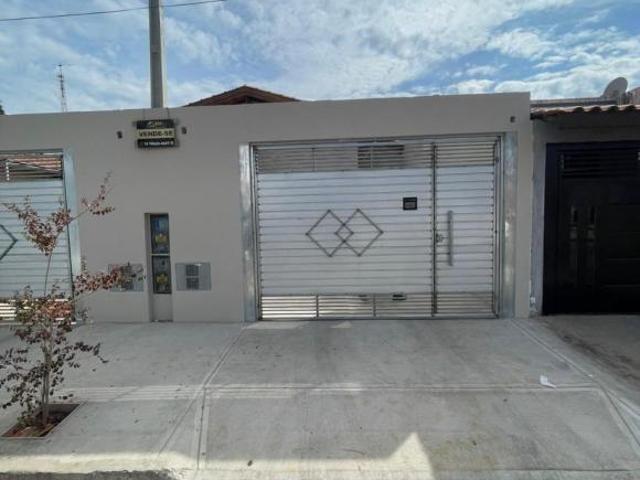Imperdível: Casa à venda em Tatuí SP, Jardim Santa Rita de Cássia! 2 quartos, 1 sala, 1 banheiro, 2