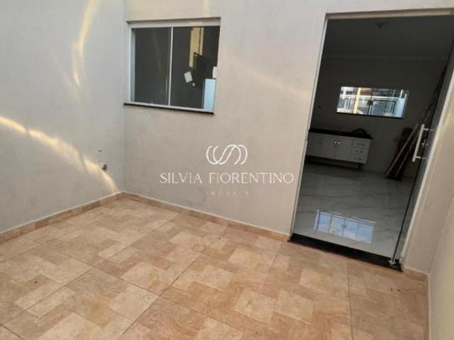 Imperdível casa à venda em Taubaté SP, Bairro Jardim Oásis: 2 quartos, 1 suíte, 1 sala, 2 banheiros