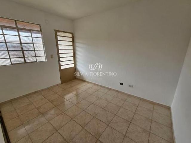 Imperdível! Casa à venda em Taubaté SP, bairro Registro: 2 quartos, 1 sala, 1 banheiro, 3 vagas, 45m