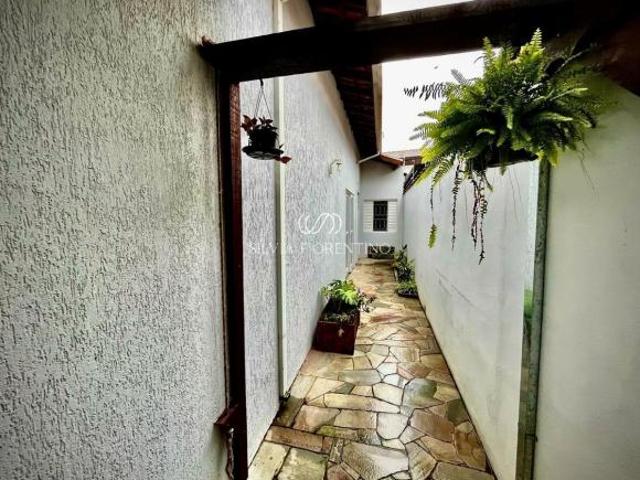 Imperdível casa à venda em Tremembé SP, no Loteamento Residencial Vargas: 2 quartos, 1 suíte, 1 sala