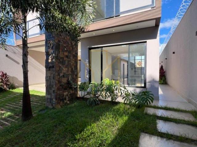 Imperdível: Casa à venda em Uberlândia MG, bairro Nova Uberlândia, 3 quartos, 3 suítes, 4 vagas de g