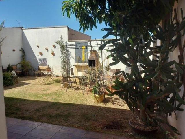 Imperdível! Casa à venda em Uberlândia MG, bairro São Jorge: 3 quartos, 1 suíte, 1 sala, 1 banheiro