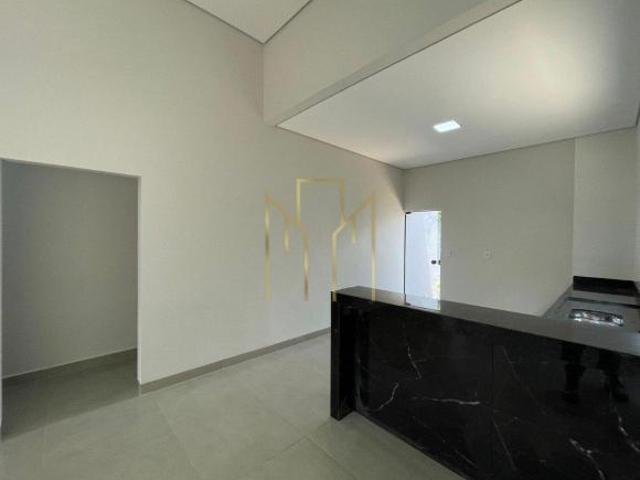 Imperdível: Casa à venda em Uberlândia MG, Jardim Ipanema! 3 quartos, 2 suítes, 1 sala, 2 vagas, 130