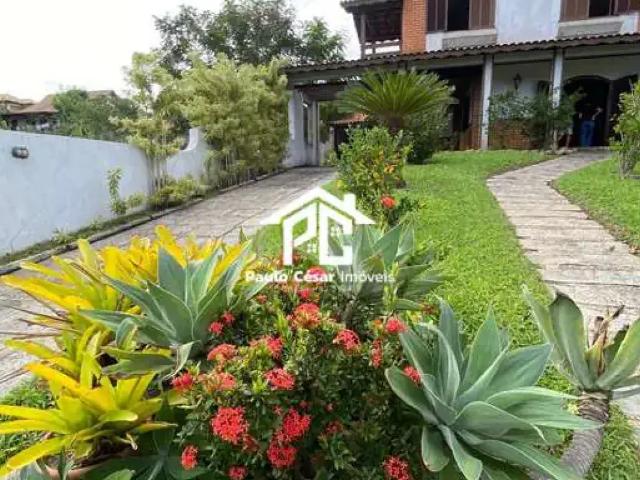 Imperdível casa à venda em Araruama RJ, no bairro Pontinha! 3 quartos, 1 suíte, 1 sala, 2 banheiros, 1 vaga de garagem, 300m². Venha conferir!