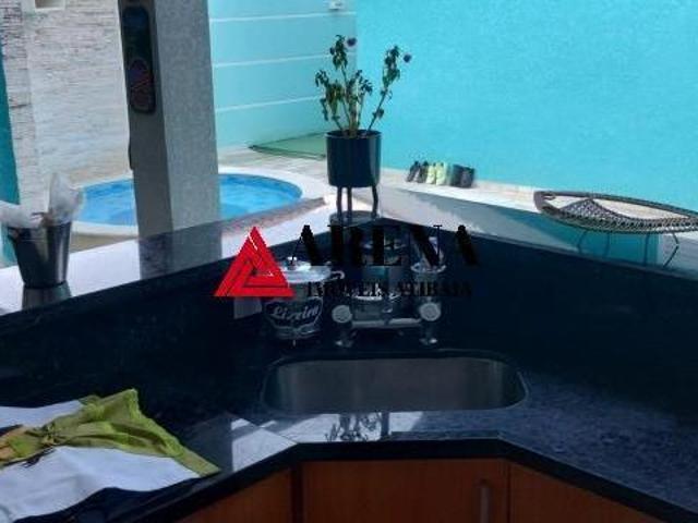 Imperdível! Casa à venda em Atibaia SP, no Jardim Floresta, com 4 quartos, 1 suíte, 3 salas, 3 banhe