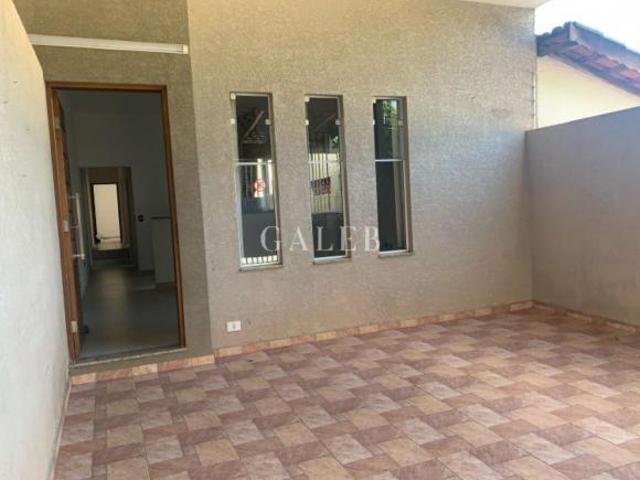 Imperdível Casa à Venda em Atibaia SP 3 Quartos, 1 Suíte, 2 Banheiros e 2 Vagas de Garagem no Jard
