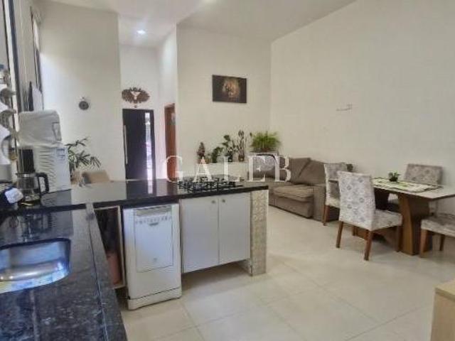 Imperdível Casa à Venda em Atibaia SP 3 Quartos, 1 Suíte, 2 Salas, 3 Banheiros, 2 Vagas e 101,74m²