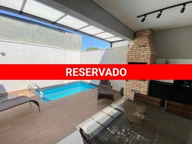 Imperdível! Casa à venda em Atibaia SP, 3 quartos, 1 suíte, 2 vagas, piscina. Área de 175m²