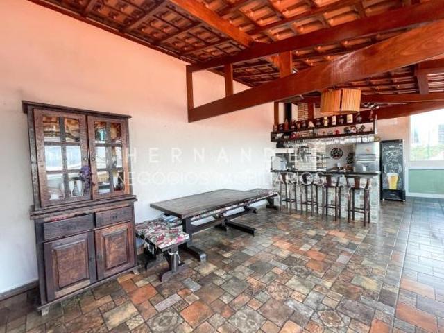 Imperdível casa à venda em Barueri SP, Jardim Tupanci com energia solar e móveis planejados, 2 vagas