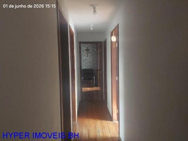 Imperdível! Casa à venda em Belo Horizonte MG, bairro Prado, 4 quartos, 1 suíte, 2 banheiros, 2 vaga