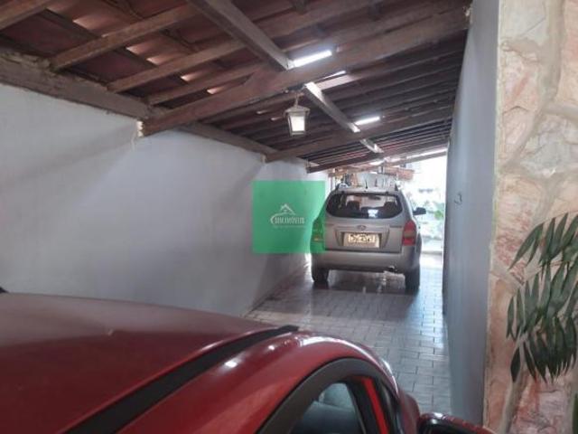 Imperdível: Casa à venda em Betim MG, bairro Cidade Verde, com 3 quartos, 3 salas, 2 banheiros e 3 v
