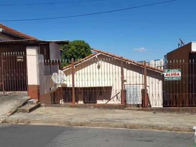 Imperdível Casa à Venda em Bragança Paulista SP, Vila Municipal! 2 quartos, 1 sala, 1 banheiro, 1 va