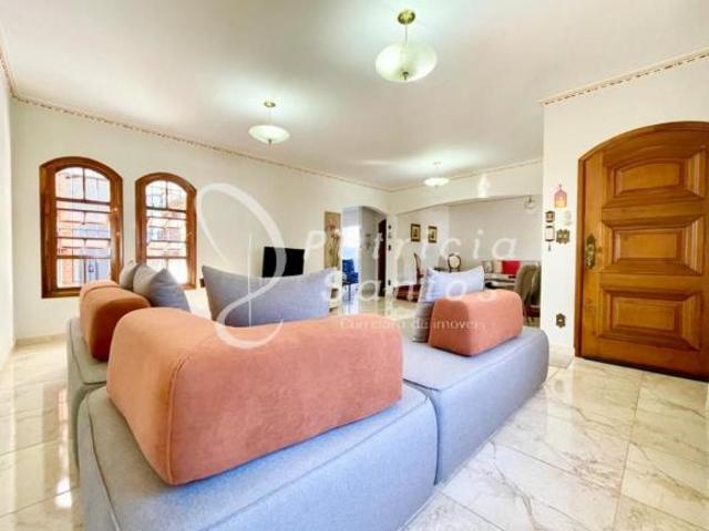 Imperdível Casa à Venda em Bragança Paulista SP, Santa Terezinha: 2 Quartos, 2 Suítes, 3 Salas, 4 Ba