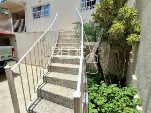 Imperdível: Casa à venda em Campinas SP, Jd. dos Oliveiras! 3 quartos, 2 banheiros, 3 vagas de garag