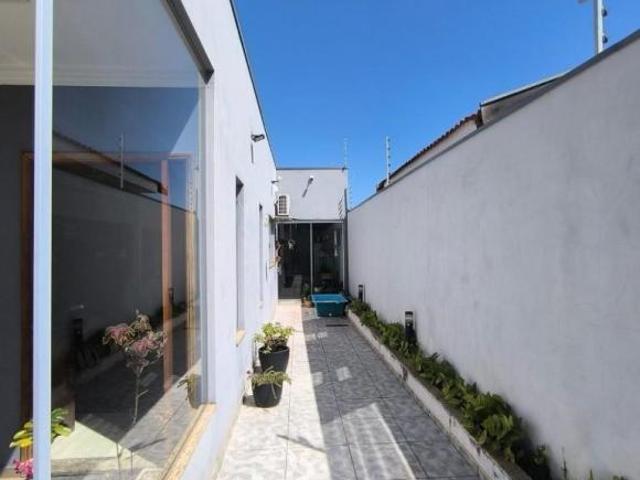 Imperdível casa à venda em Catanduva SP, no Parque Residencial Agudo Romão II: 3 quartos, 1 suíte, 2