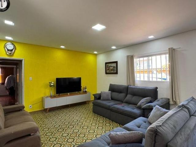 Imperdível casa à venda em Cidade Banelária Peruibe: 3 quartos, 2 salas, 2 banheiros, 6 vagas, 196 m