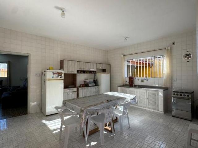 Imperdível casa à venda em Cidade Banelária Peruibe: 3 quartos, 2 salas, 2 banheiros, 6 vagas, 196 m
