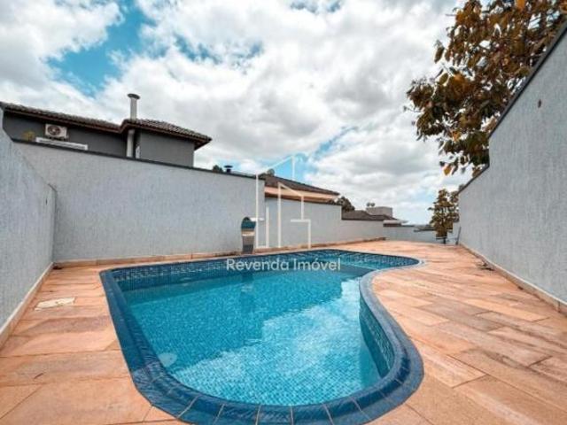 Imperdível! Casa à venda em Cotia SP, Jardim São Vicente: 3 quartos, 3 suítes, 1 sala, 3 banheiros